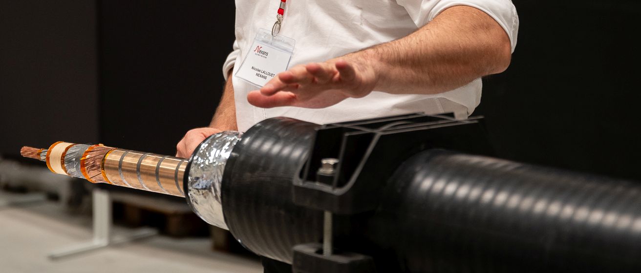 Superconducting cables offer windfarms near zero power loss